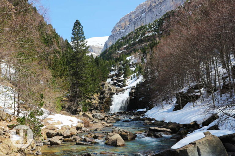 Cascada Cola de Caballo desde la Pradera de Ordesa